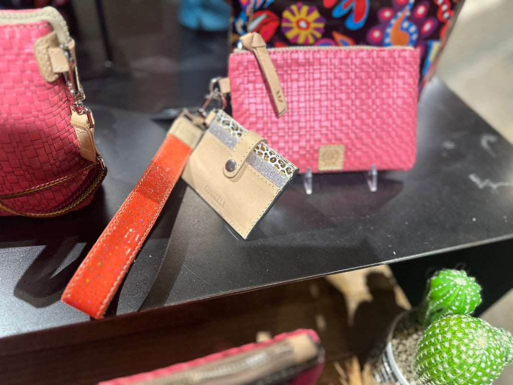 Consuela Combi Pink – The Brave Company